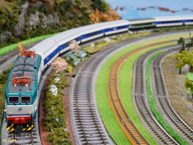 【動画】Spur-H0 TALGO PENDULAR DCC SOUND: ann model railroad V4